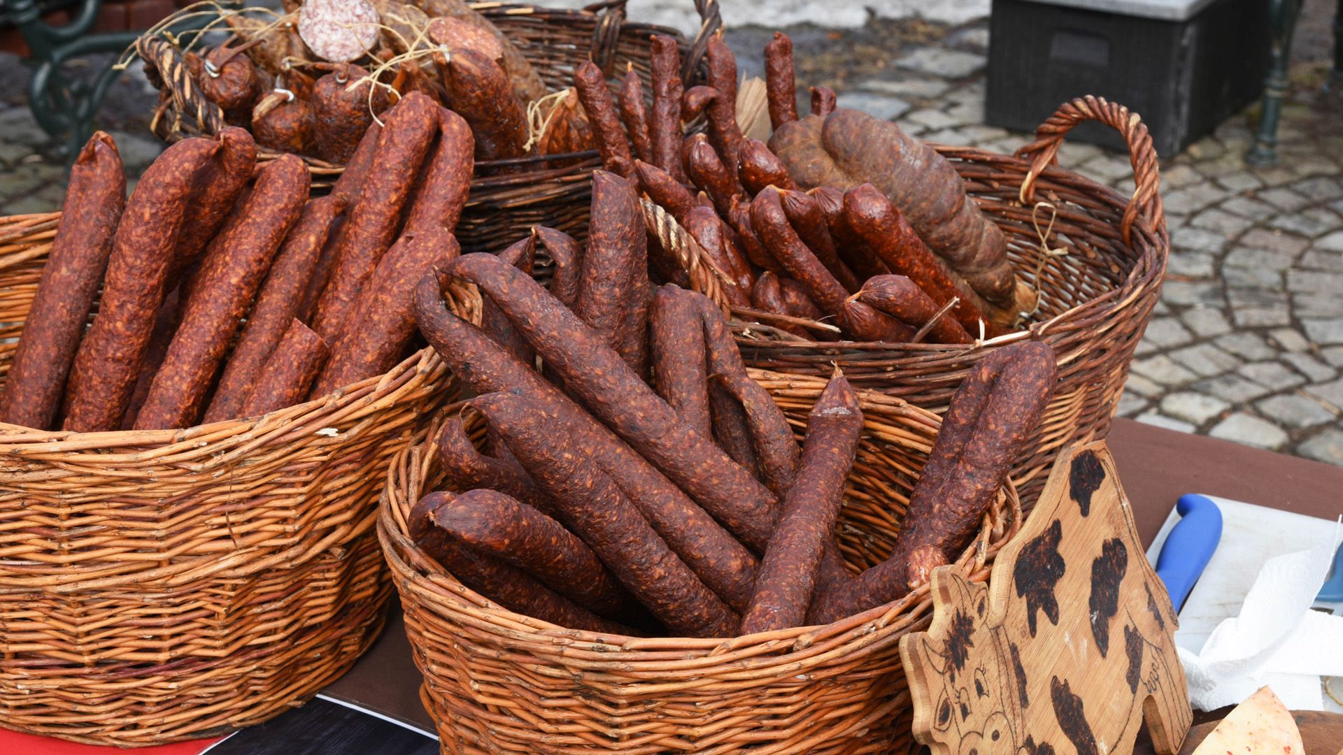 Jó kolbászt a boltból? Hülye vagy?!