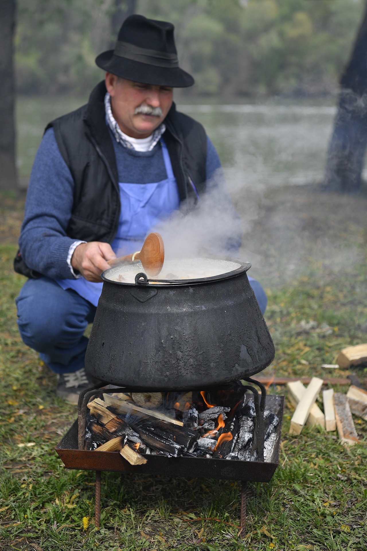 A bográcsozás ráérős műfaj, de megéri