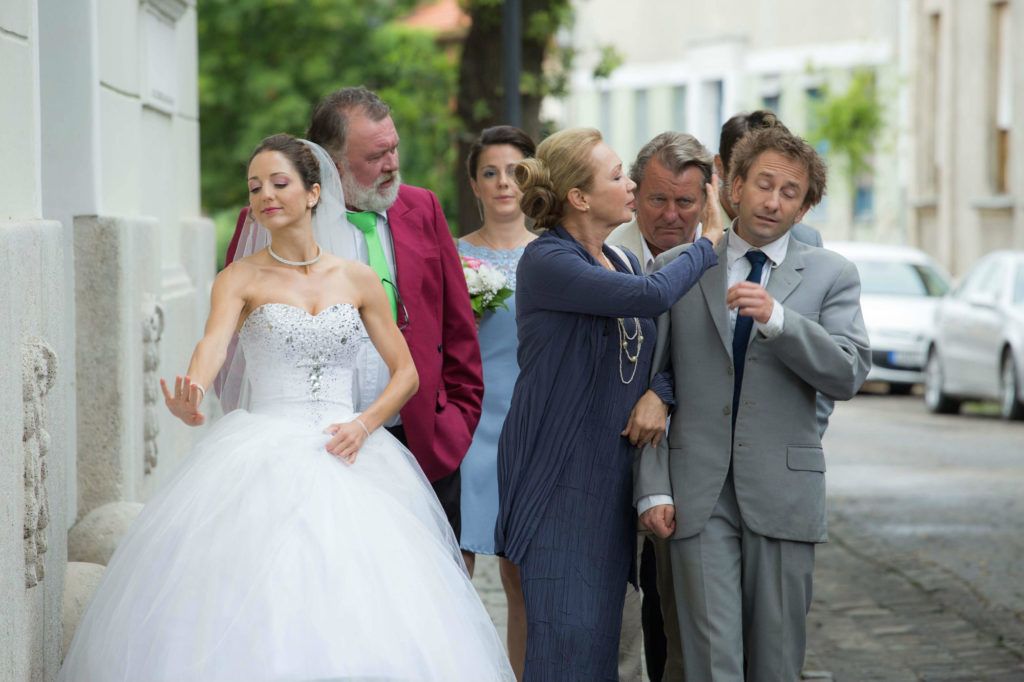 Erdélyi Tímea szép volt a menyasszonyi ruhában – A mi kis bakinkba is ...