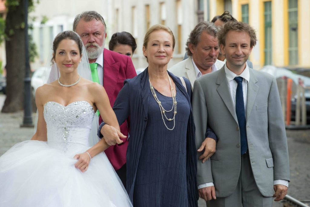 Erdélyi Tímea szép volt a menyasszonyi ruhában – A mi kis bakinkba is ...