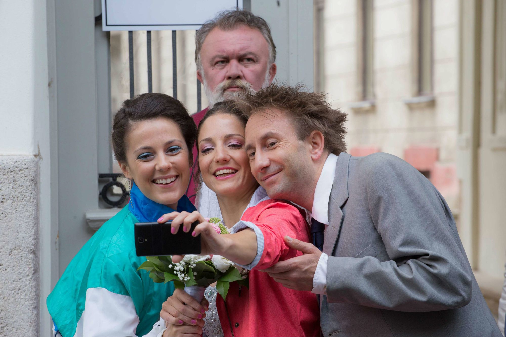 Erdélyi Tímea szép volt a menyasszonyi ruhában – A mi kis bakinkba is ...