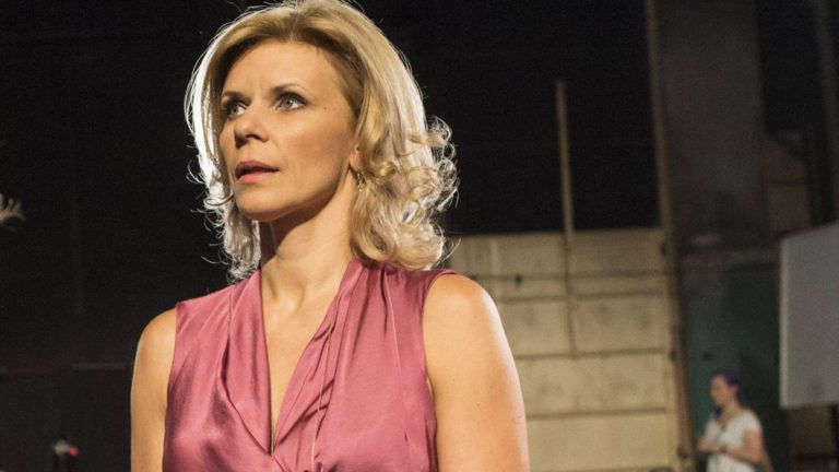 Schell Judit külföldre költözött