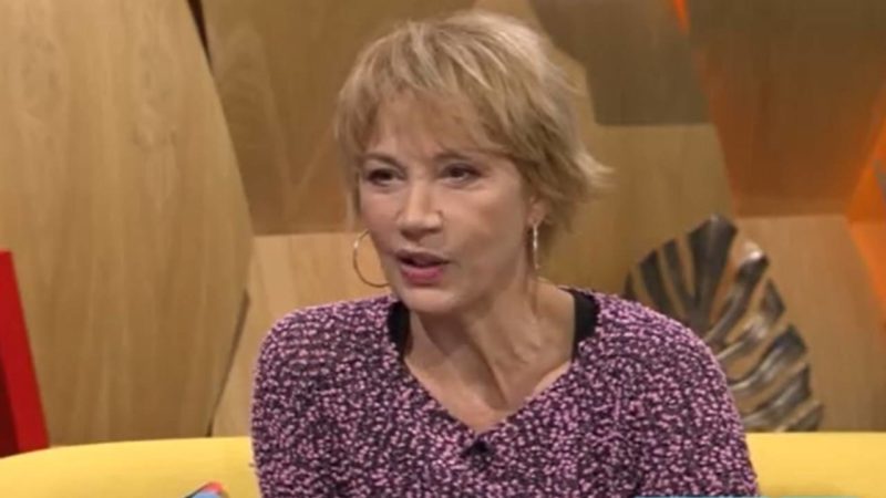 Xantus Barbi a kocsiban sírt