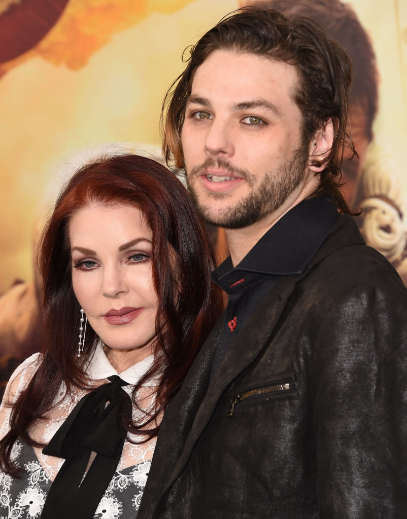 Navarone Garibaldi, Lisa Marie Presley féltestvére