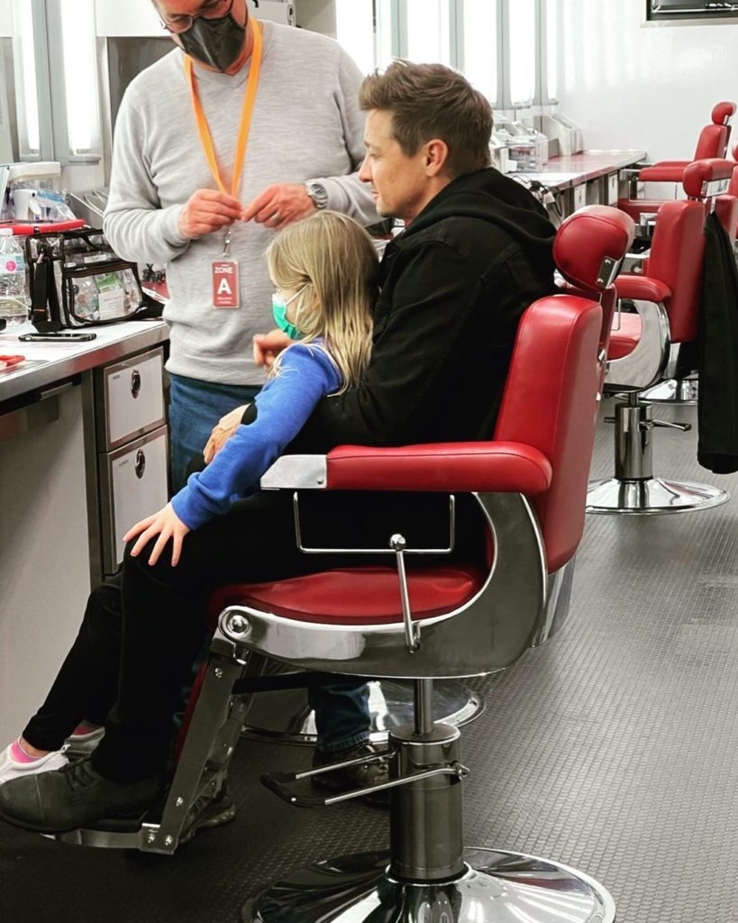 Ő Jeremy Renner 9 éves lánya | nlc