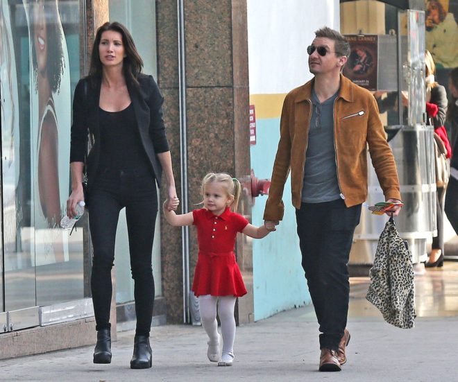 Ő Jeremy Renner 9 éves lánya | nlc