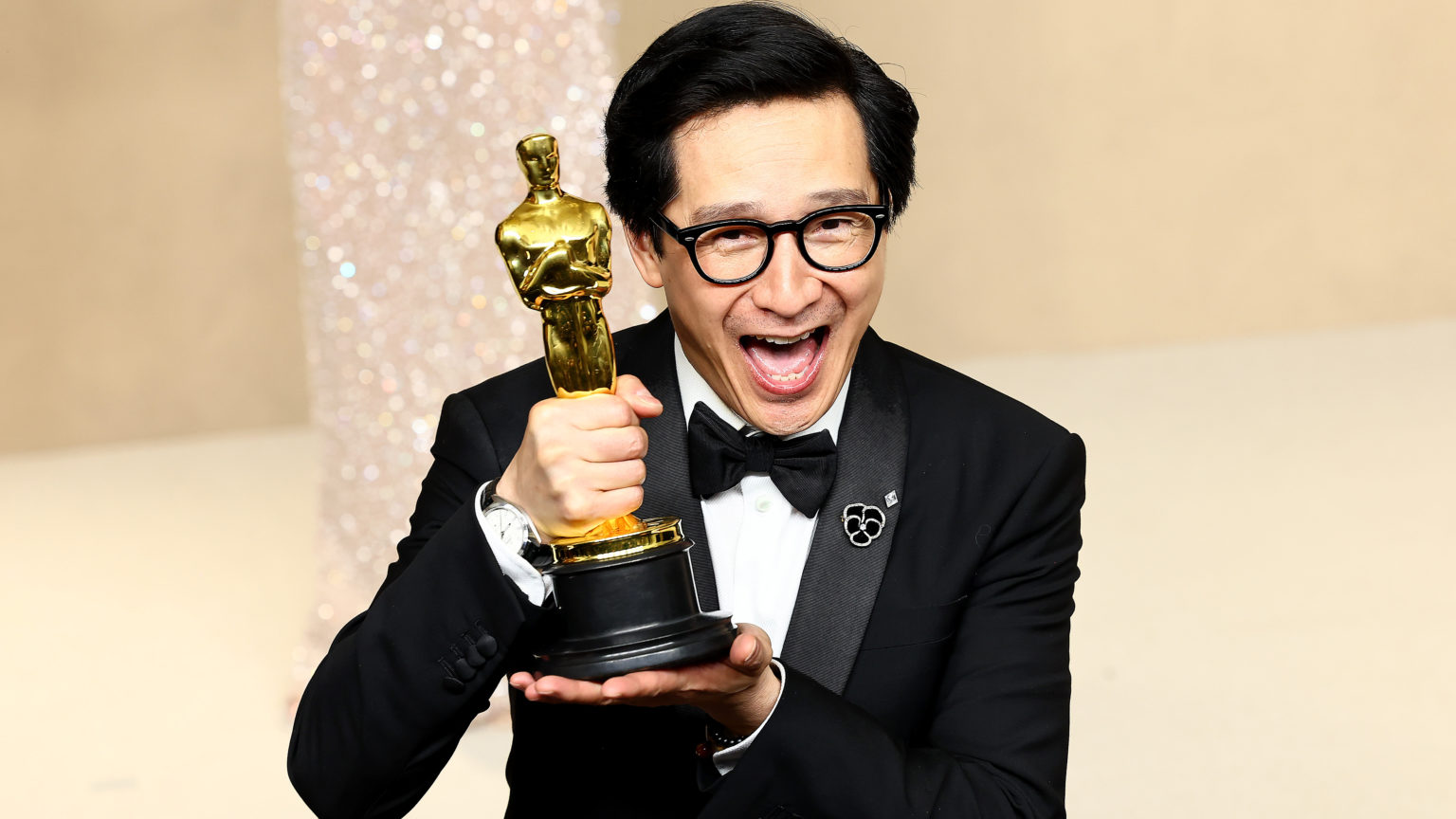 Ke Huy Quan, a Minden, mindenhol, mindenkor sztárjának szívszorító élete