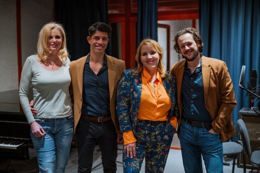 Tóth Vera duettje egy állami gondozott lánnyal