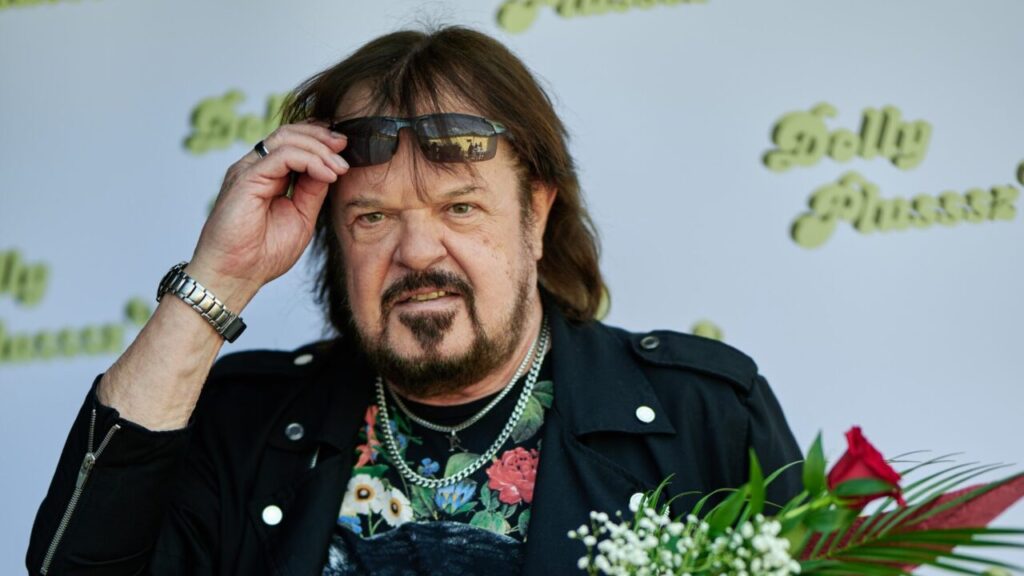 Végvári Ádám véleménye