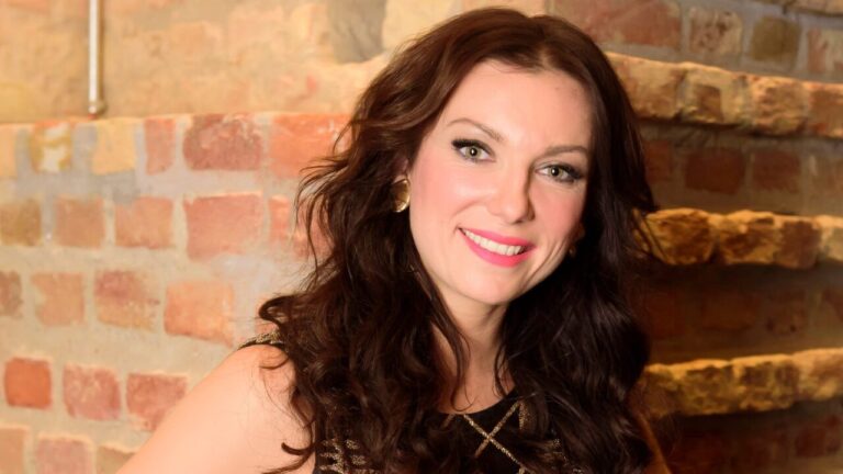 Rúzsa Magdi szettje