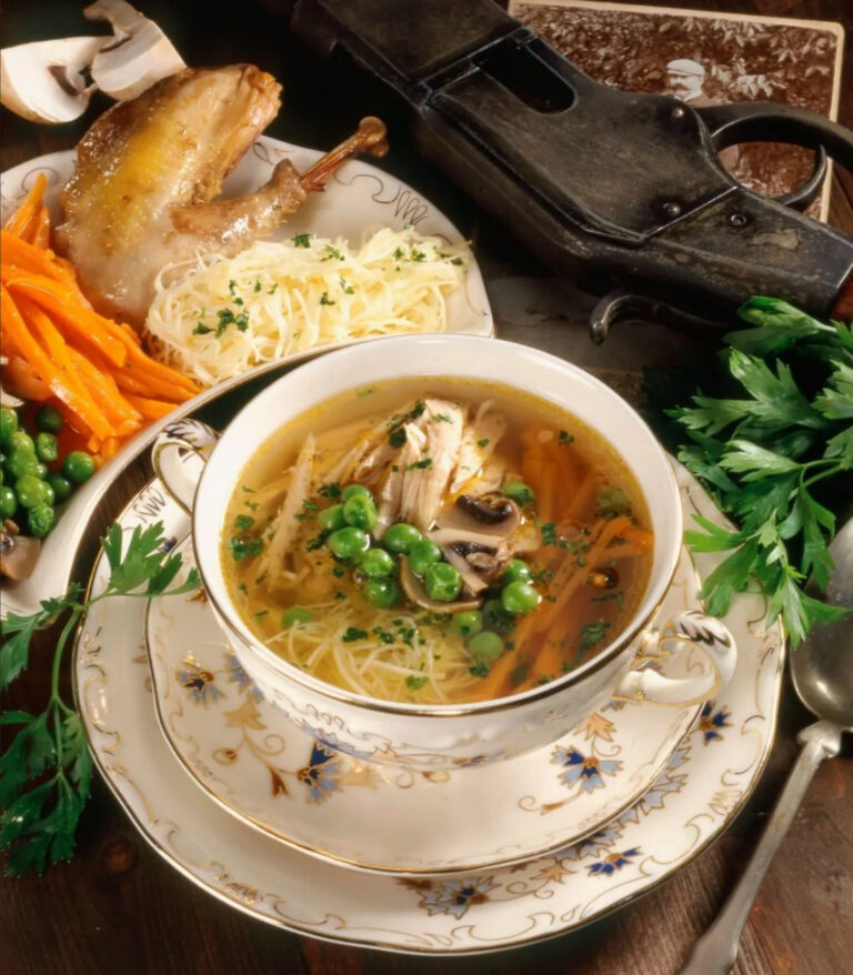 11 ötletes karácsonyi leves, ha elszakadunk a halászlé-húsleves tengelytől