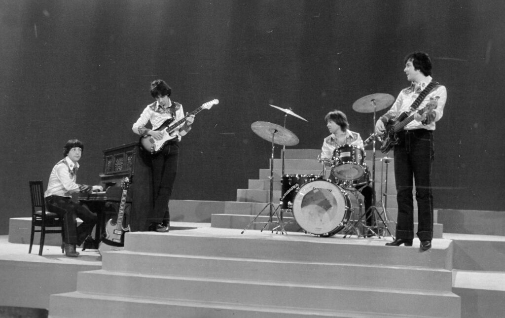 Régi képek Szikora Róbertről