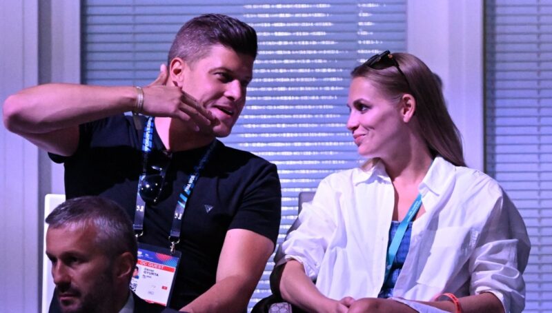 Iszak Eszter fotókat mutatott kislányáról, Mirabelláról